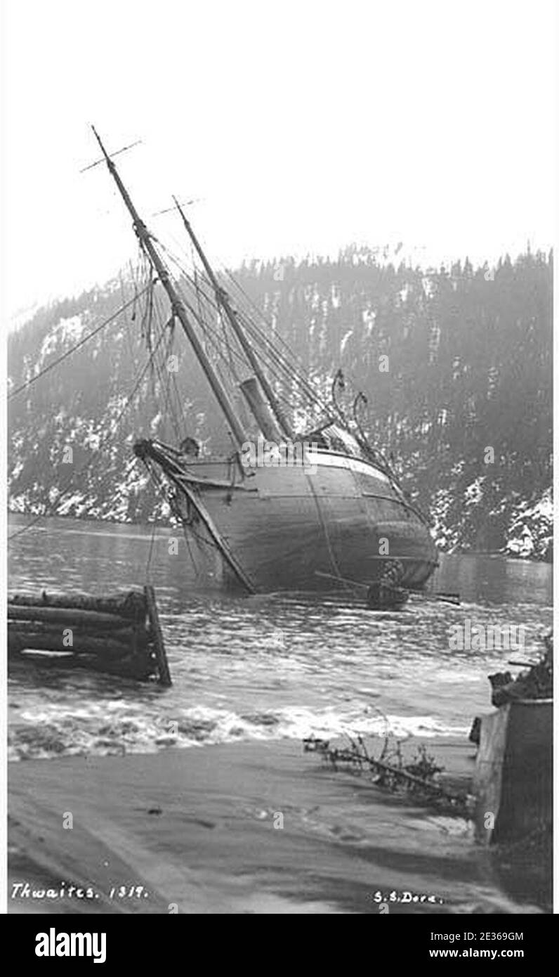 Mail steamer DORA ashore near Seward, December 1912 Stock Photo - Alamy