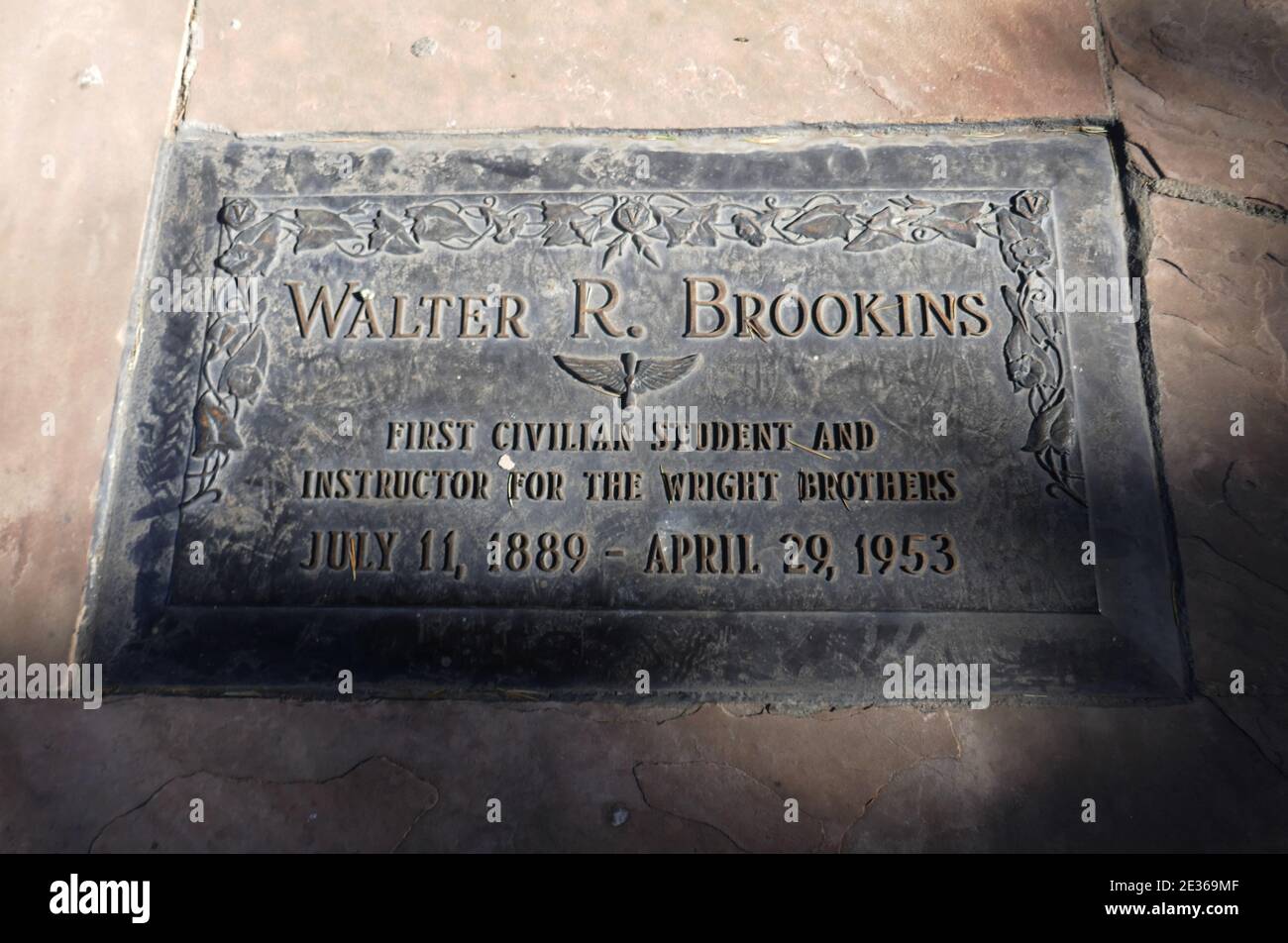 First pilot trained by the wright brothers hi-res stock photography and ...