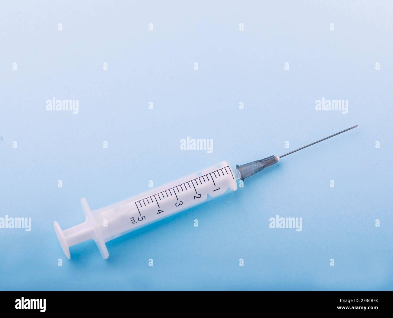 Capsules syringe table capsule hi-res stock photography and images - Alamy