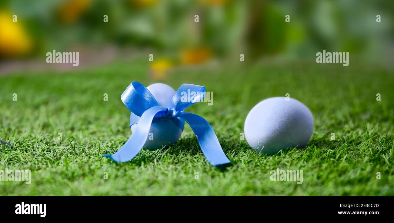 Abstract easter blue background hi-res stock photography and images - Alamy