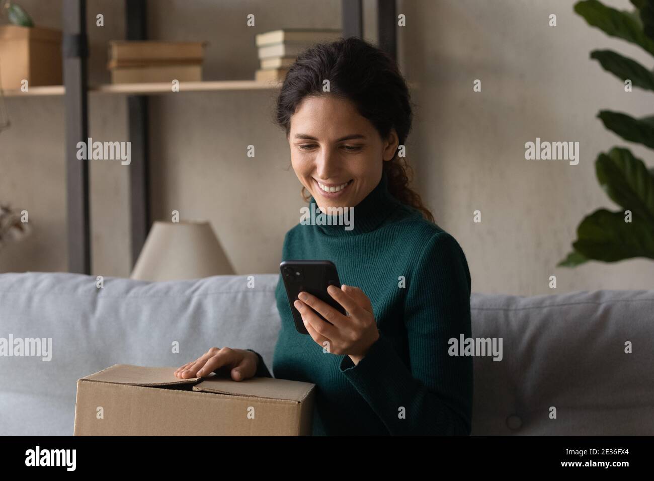 Device unpack hi-res stock photography and images - Alamy