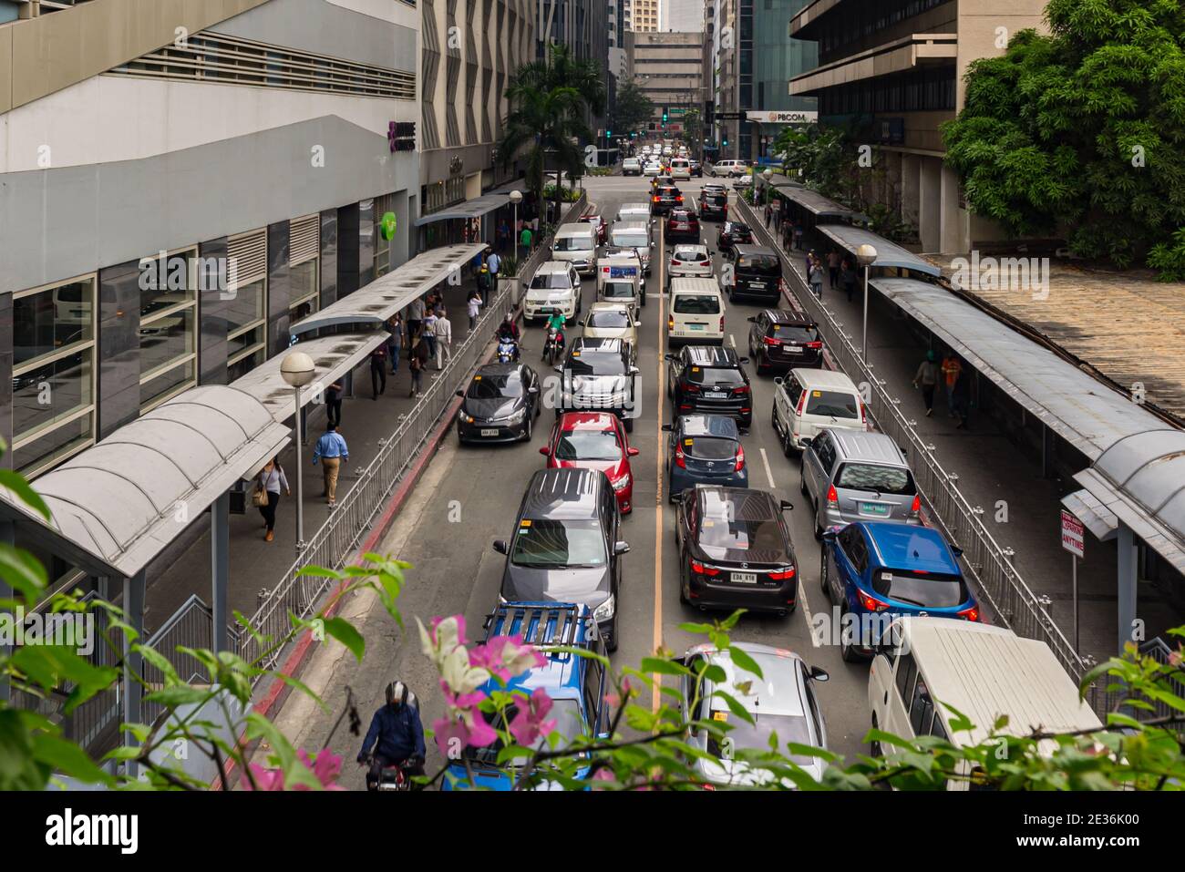 Makati busy street manila hi-res stock photography and images - Alamy