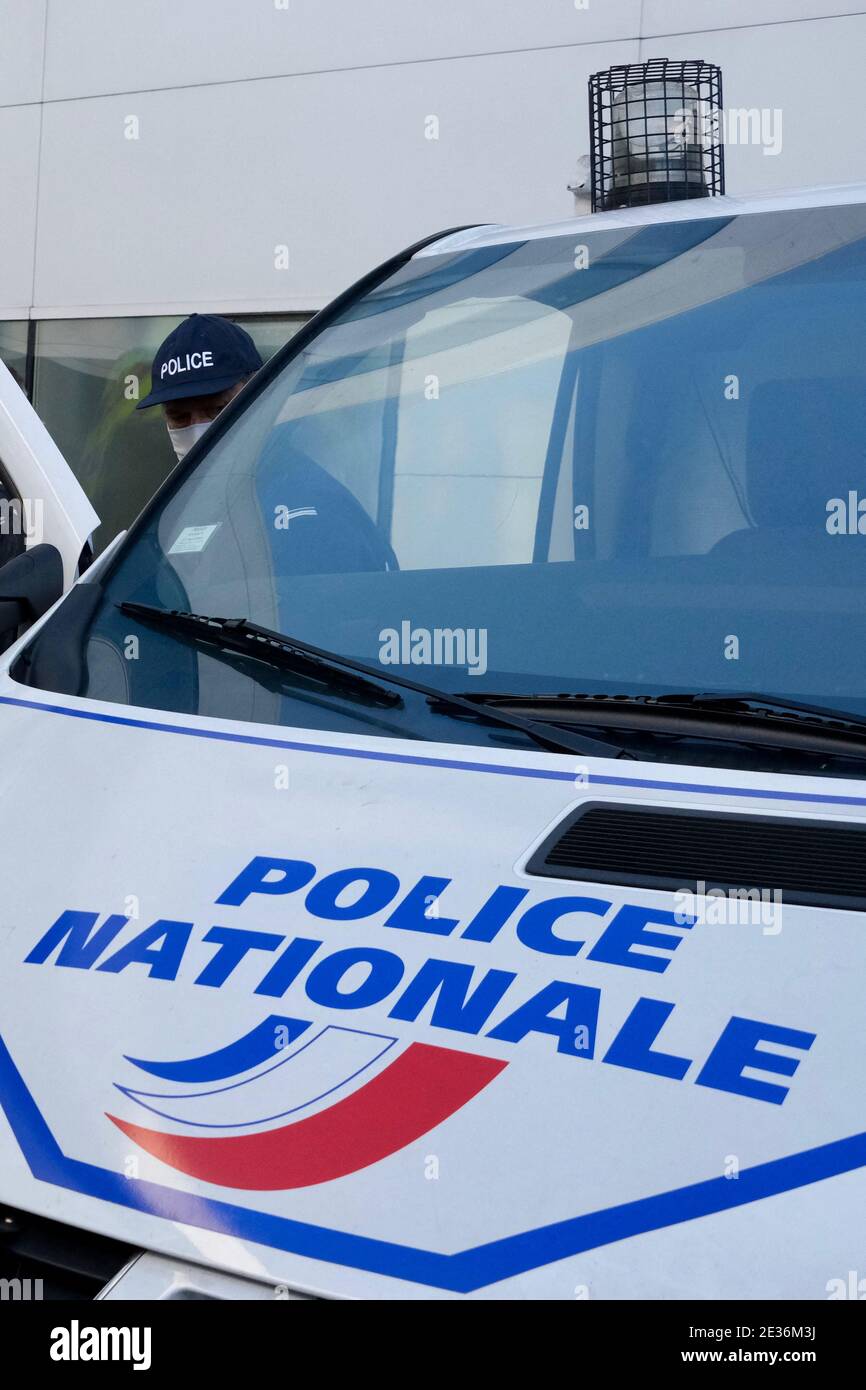 The French national police force is equipped with new equipment ...