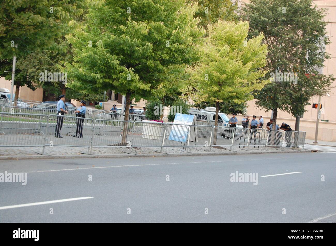 Philadelphia USA Police Policeman Policemen Tony Blaire Bill Clinton ...