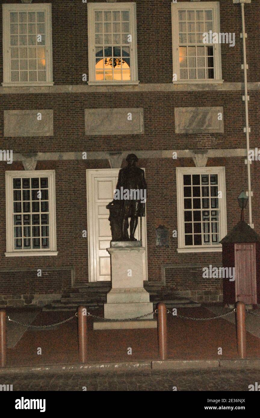 Statue of George Washington at independence hall Philadelphia USA ...