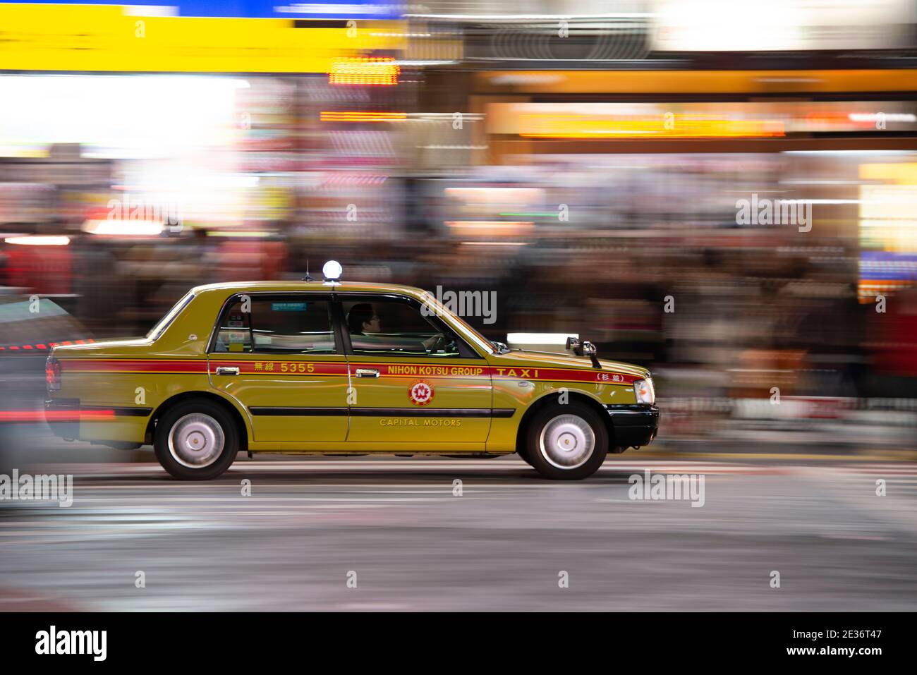Tokyo taxicab hi-res stock photography and images - Alamy