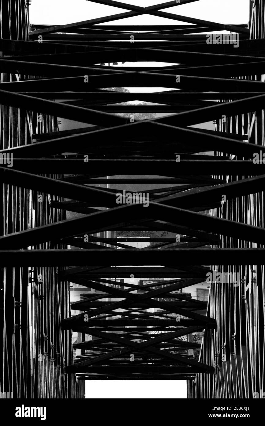 Intercrossing lines hi-res stock photography and images - Alamy