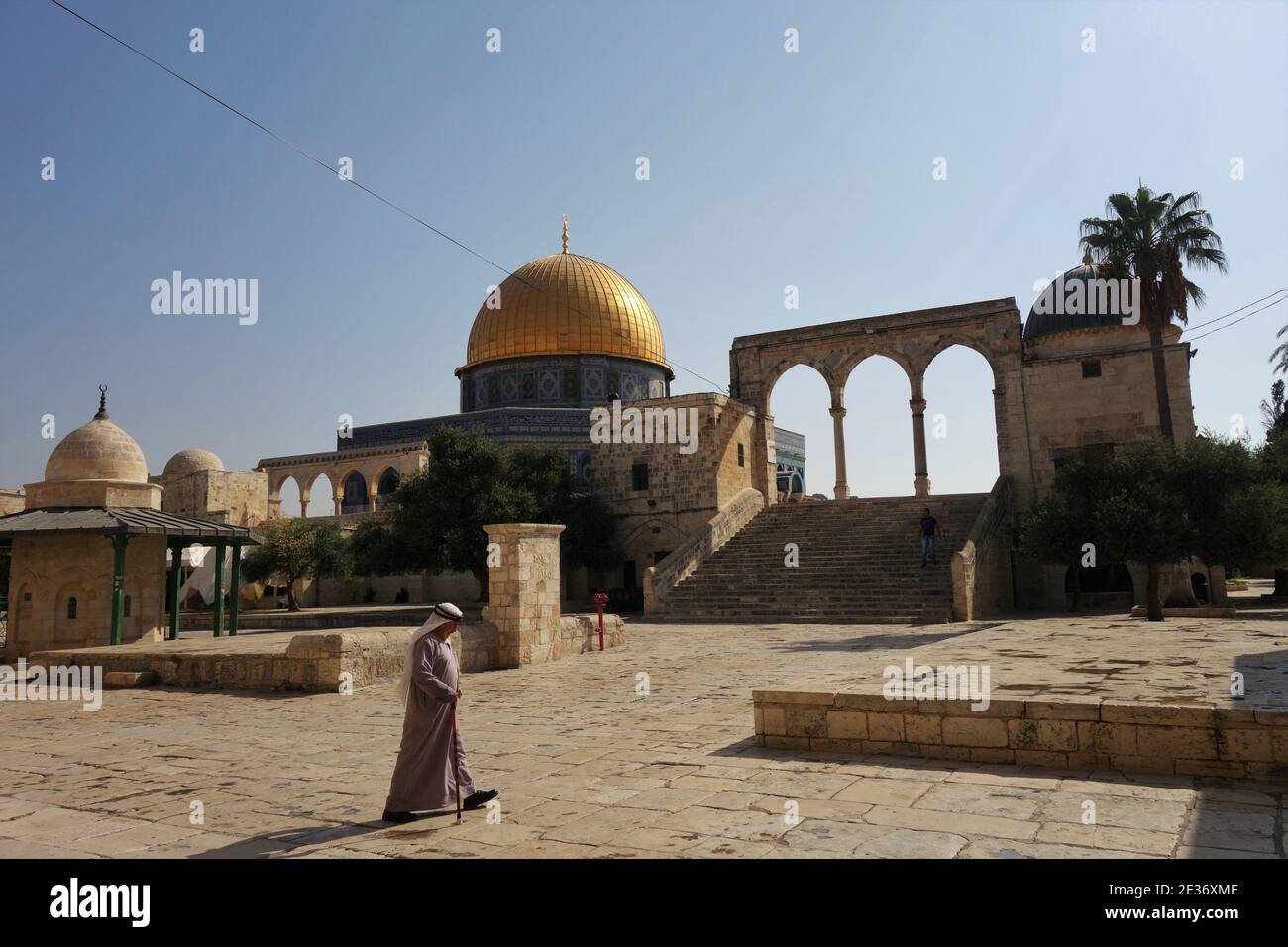 Muslim man dome rock hi-res stock photography and images - Alamy
