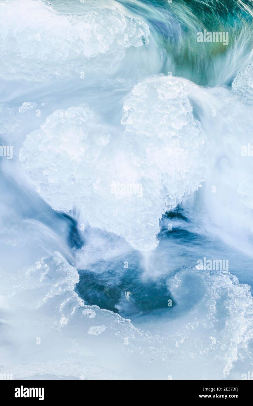 Heart shape in frozen water hi-res stock photography and images - Alamy