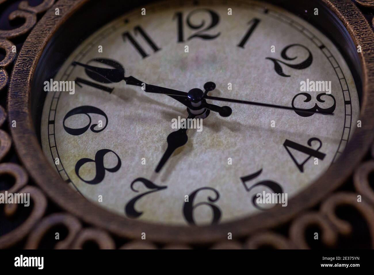 Old fashioned clock hi-res stock photography and images - Alamy