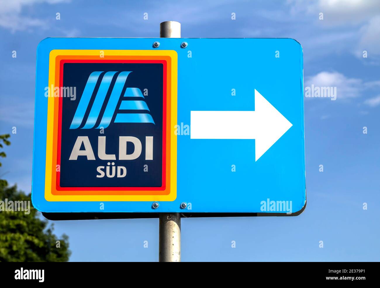 Aldi sign board hi-res stock photography and images - Alamy
