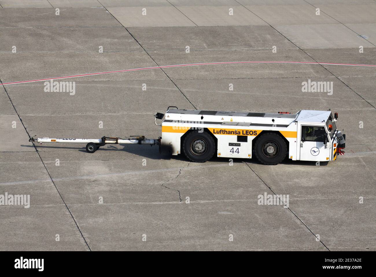 Pushback High Resolution Stock Photography and Images - Alamy