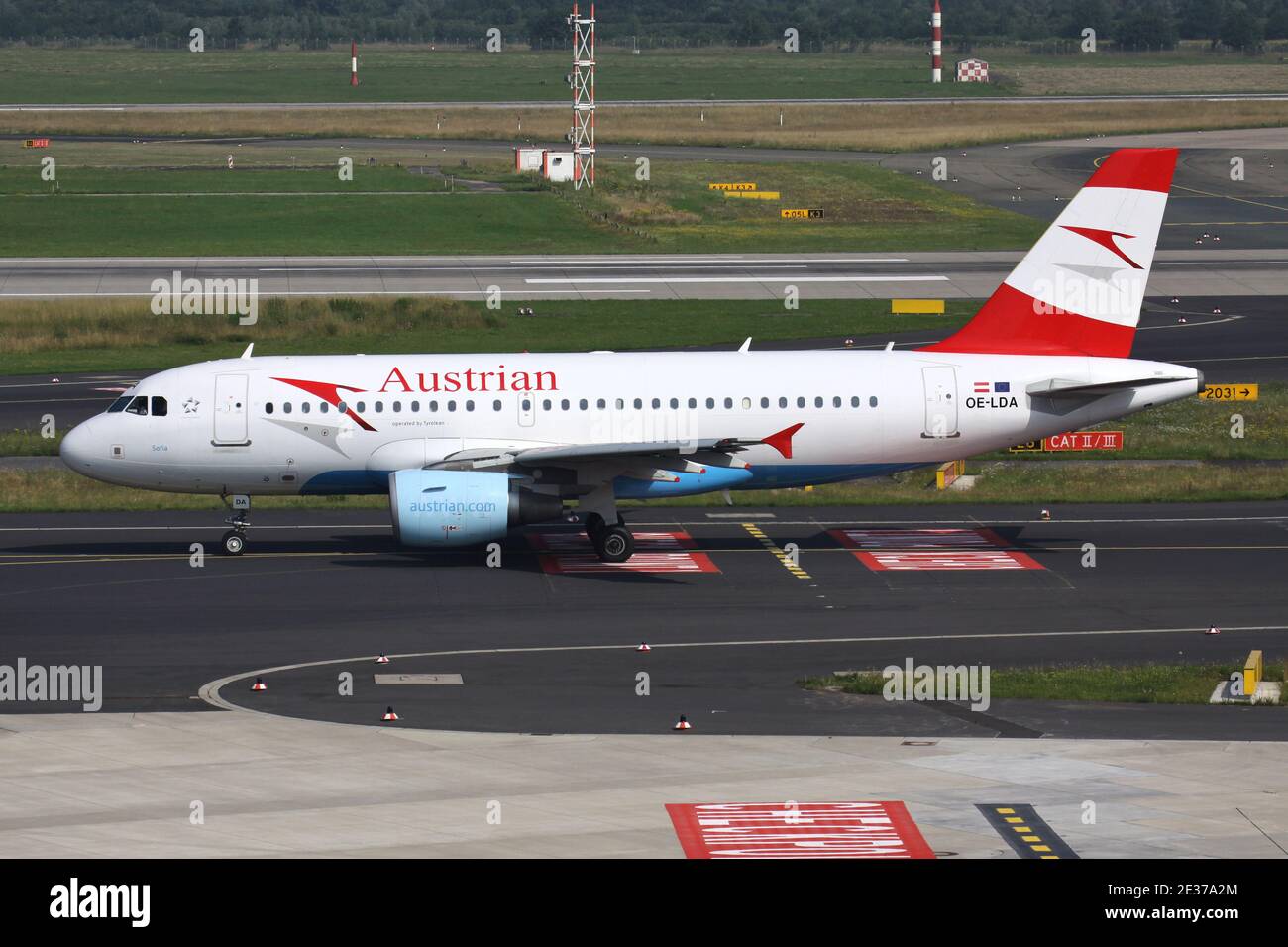 Austrian Airlines Airbus A319-100 with registration OE-LDA on taxiway ...