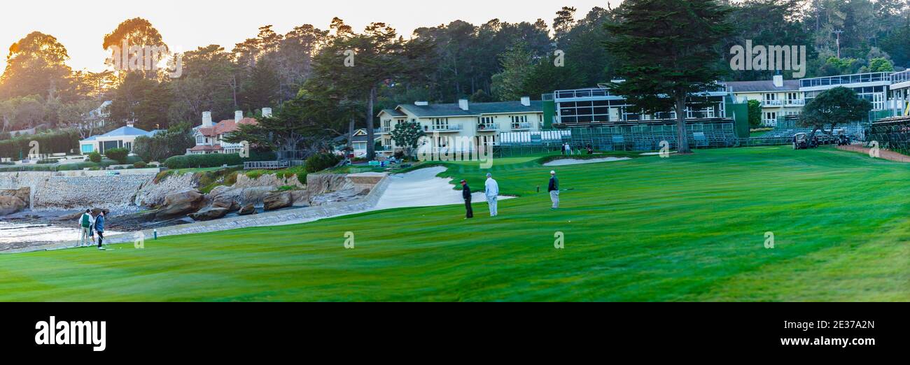 Pebble beach 18th hole hi-res stock photography and images - Alamy