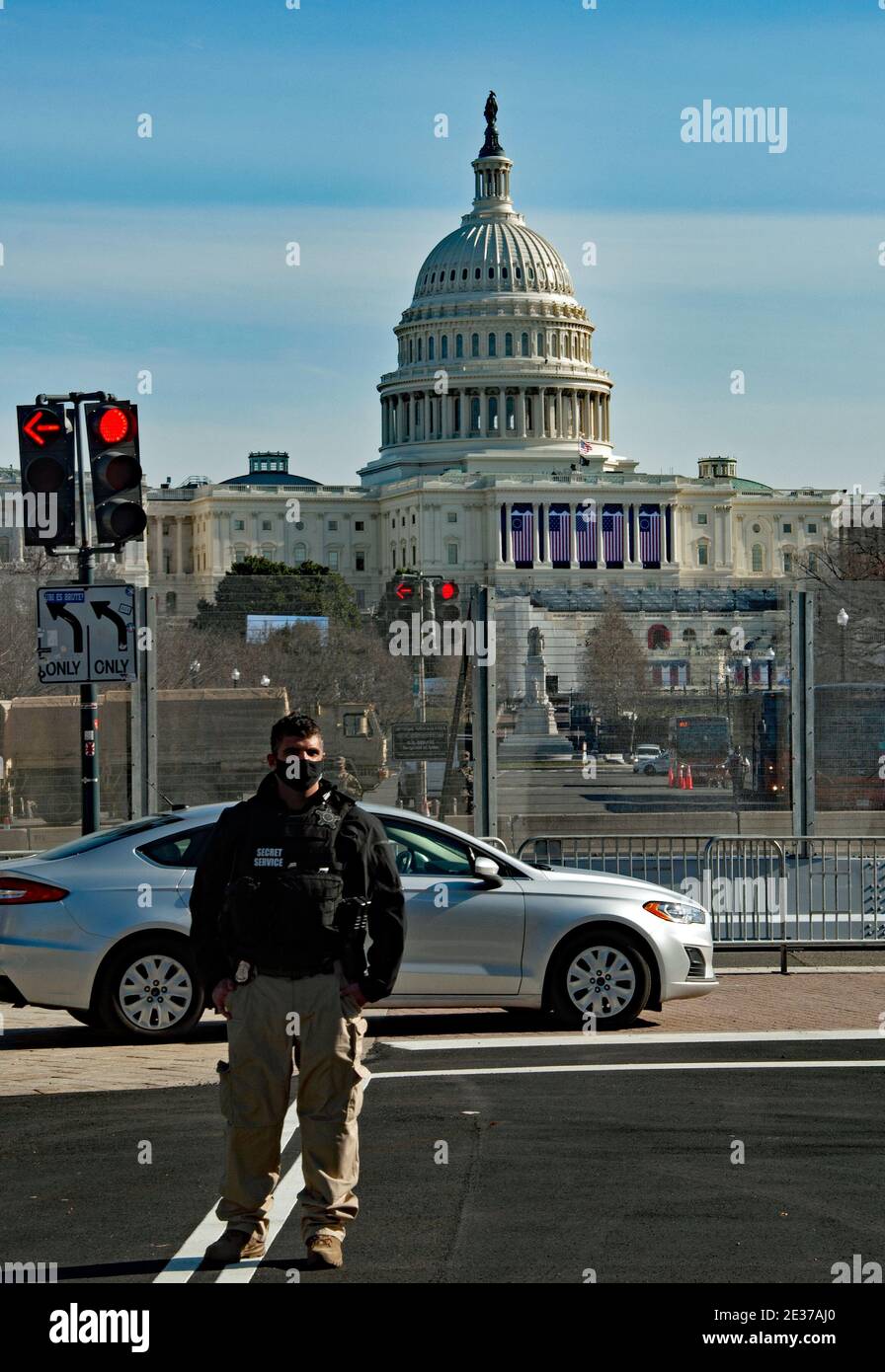 Secret service 2021 hi-res stock photography and images - Alamy