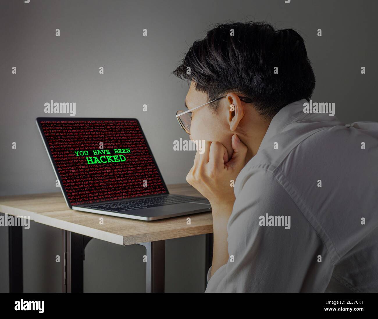 Hacked computer screen hi-res stock photography and images - Alamy