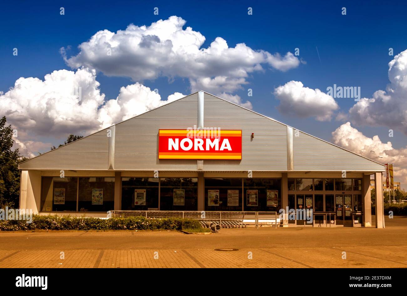 Norma logo hi-res stock photography and images - Alamy