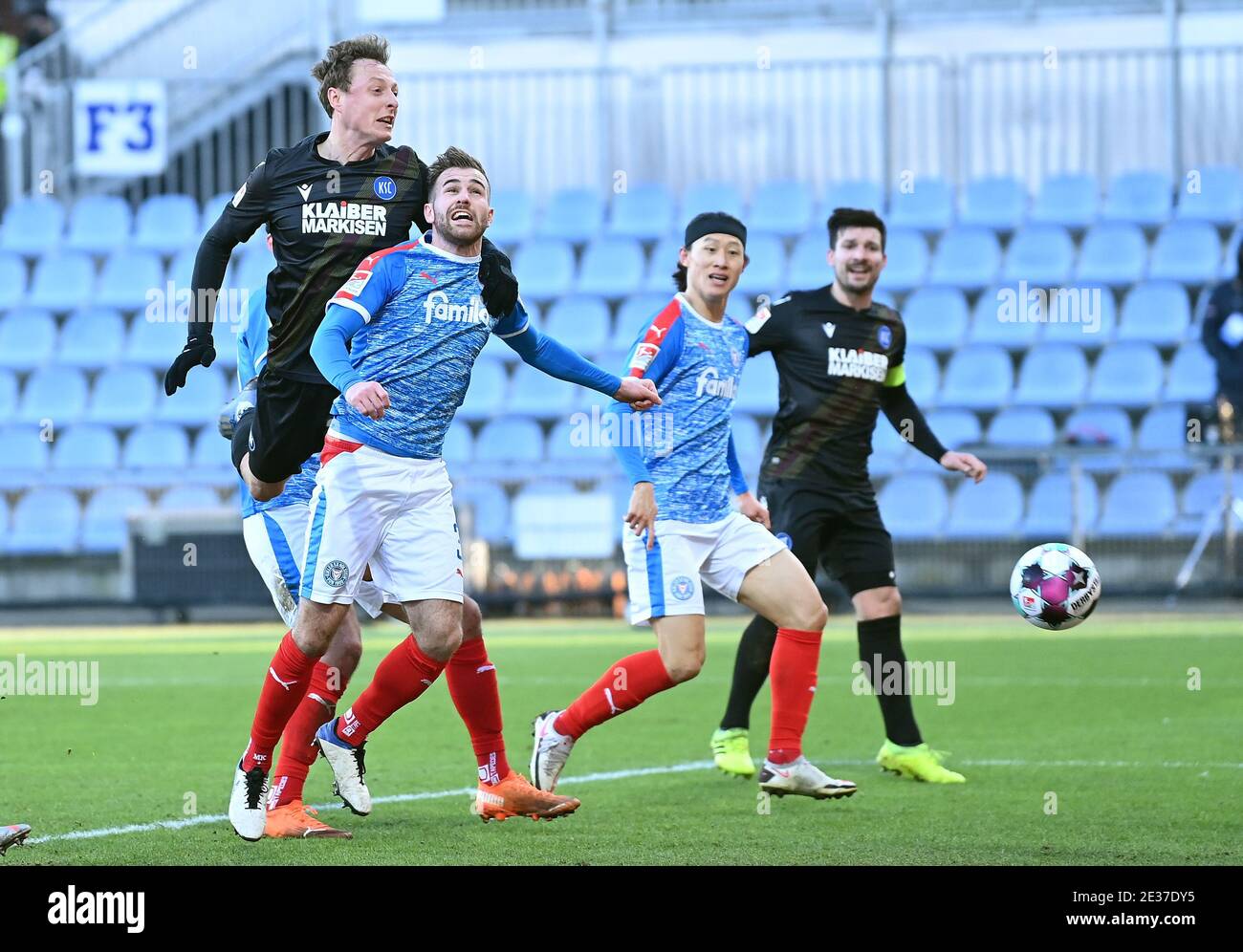 Kiel, Deutschland. 17th Jan, 2021. goal 2: 2- Robin Bormuth (KSC ...