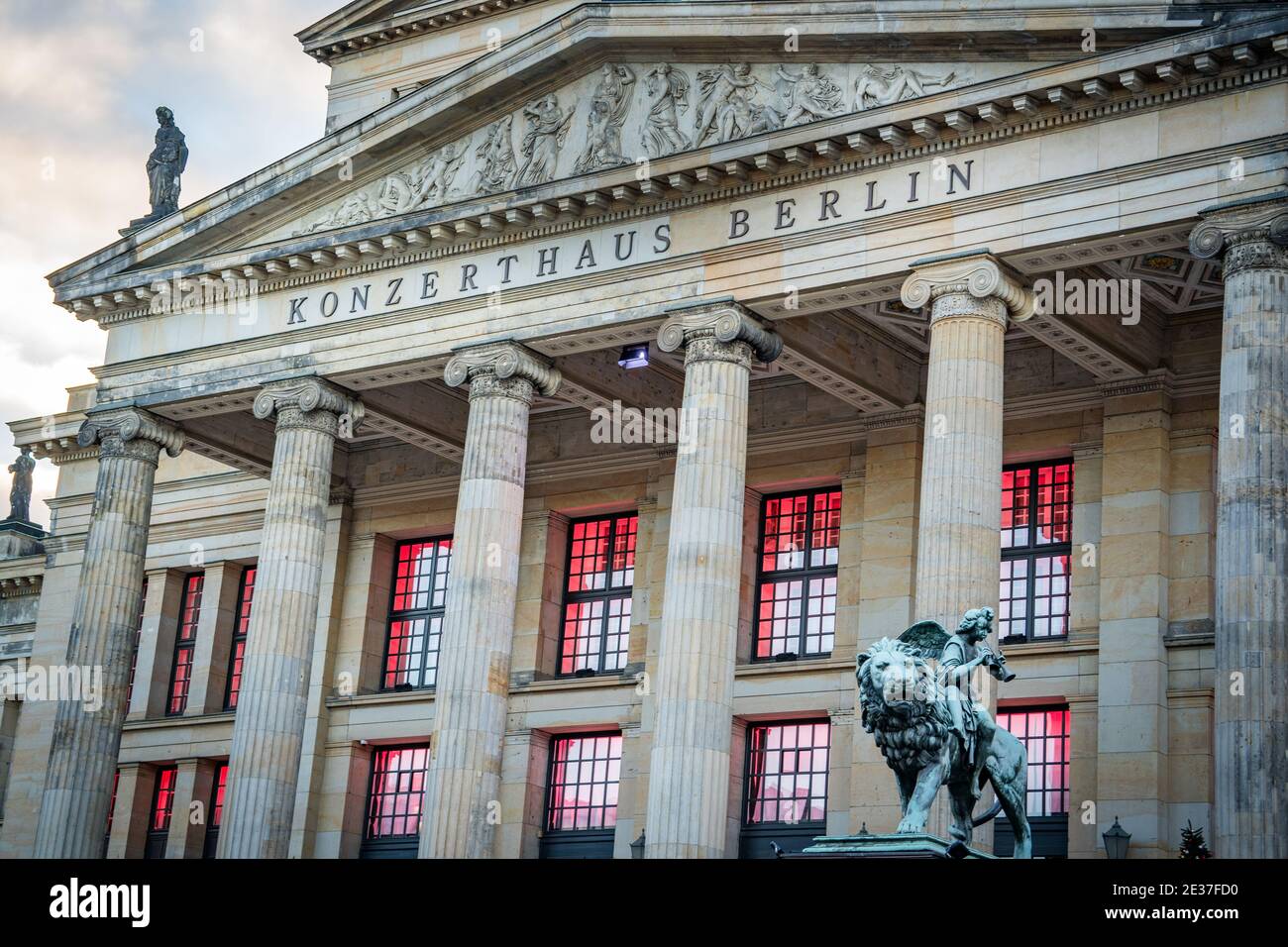 Concert building hi-res stock photography and images - Alamy