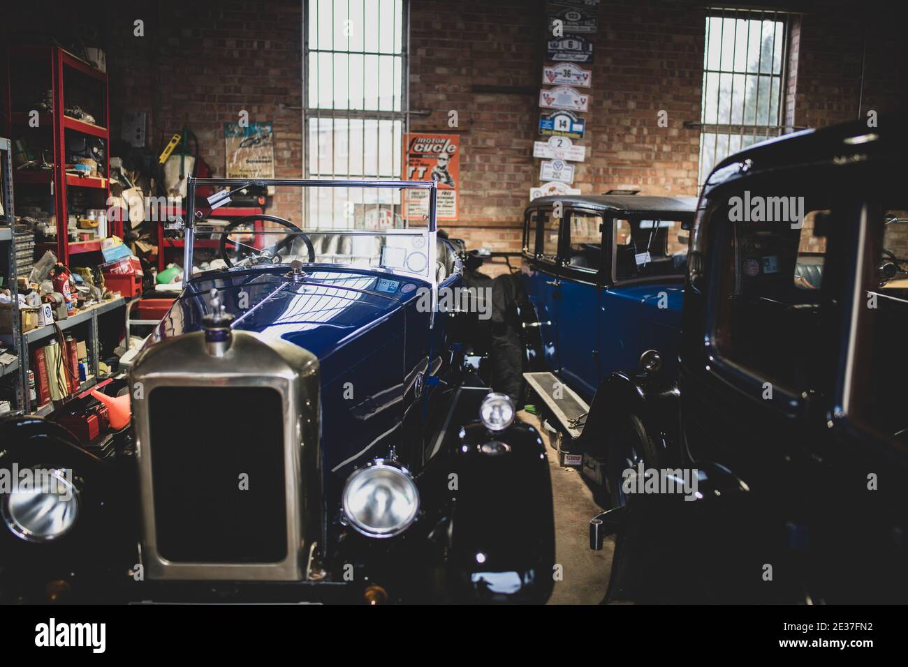 Classic car workshop hi-res stock photography and images - Alamy