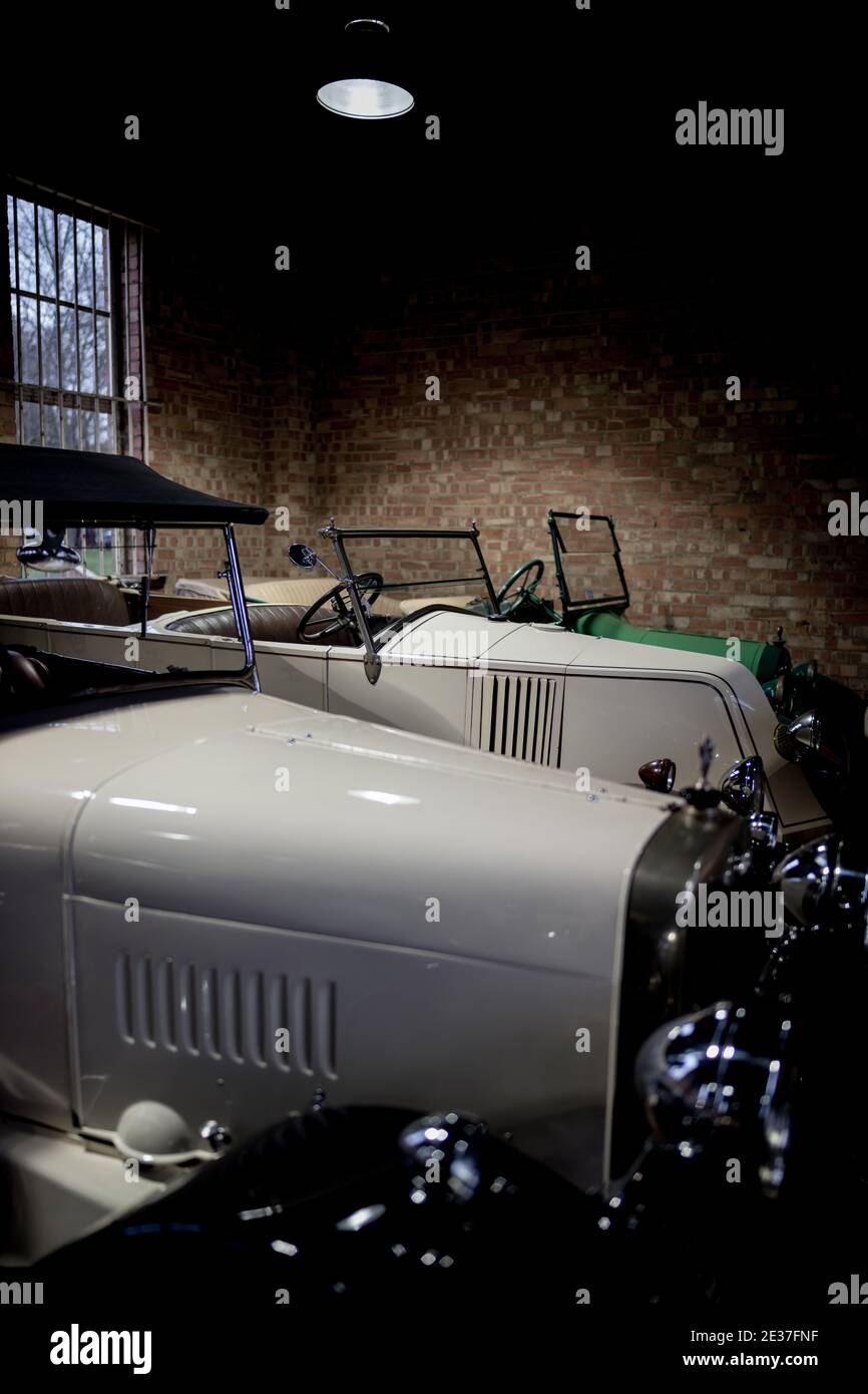 Classic car workshop hi-res stock photography and images - Alamy