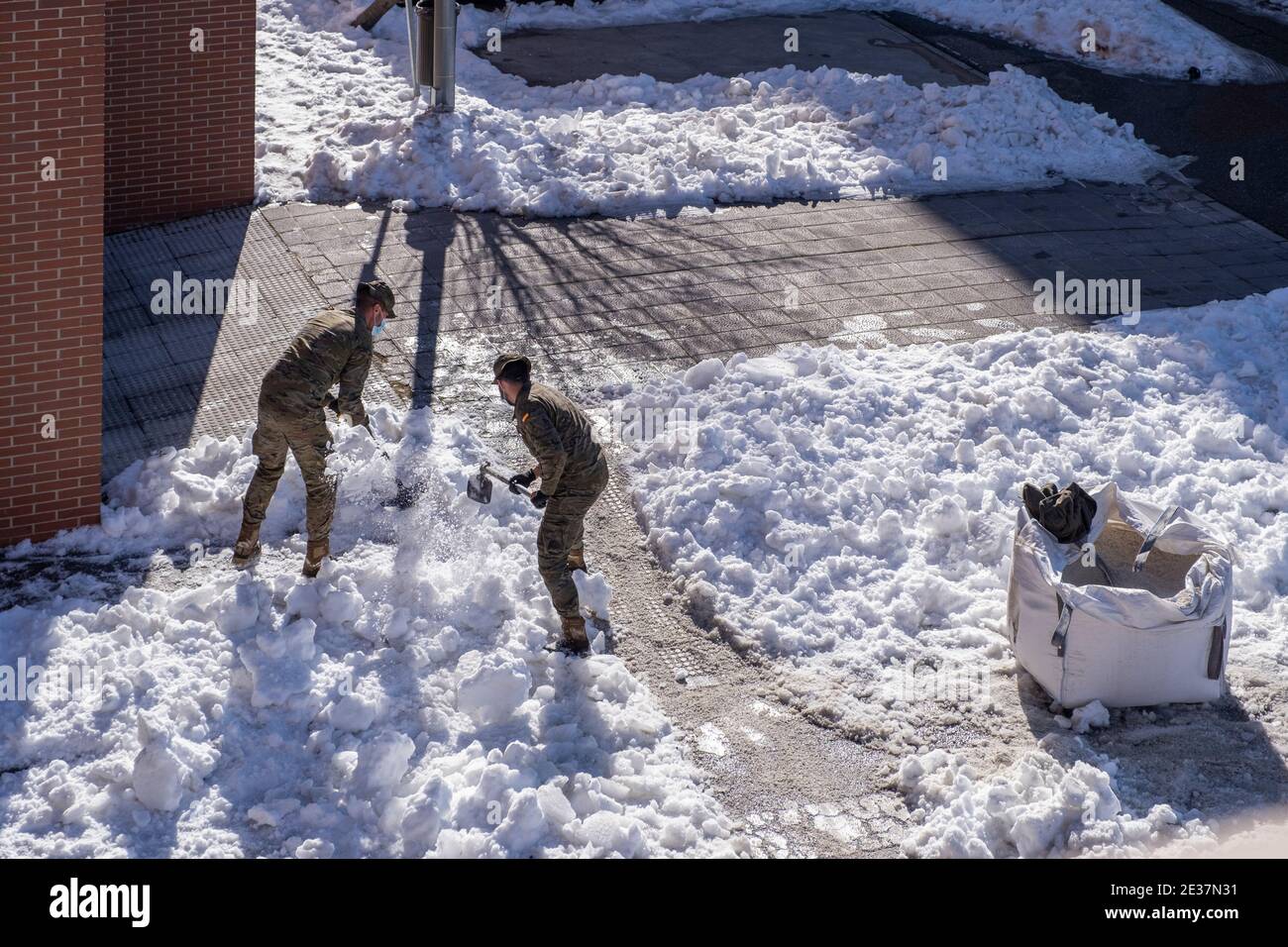 Army soldiers clean streets hi-res stock photography and images - Alamy