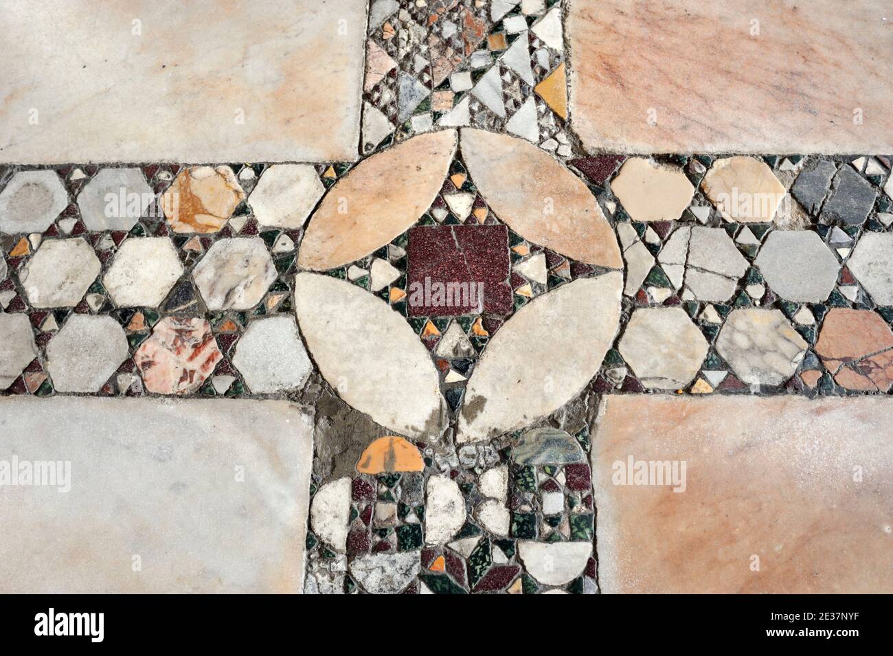 Floor geometric patterns hi-res stock photography and images - Alamy