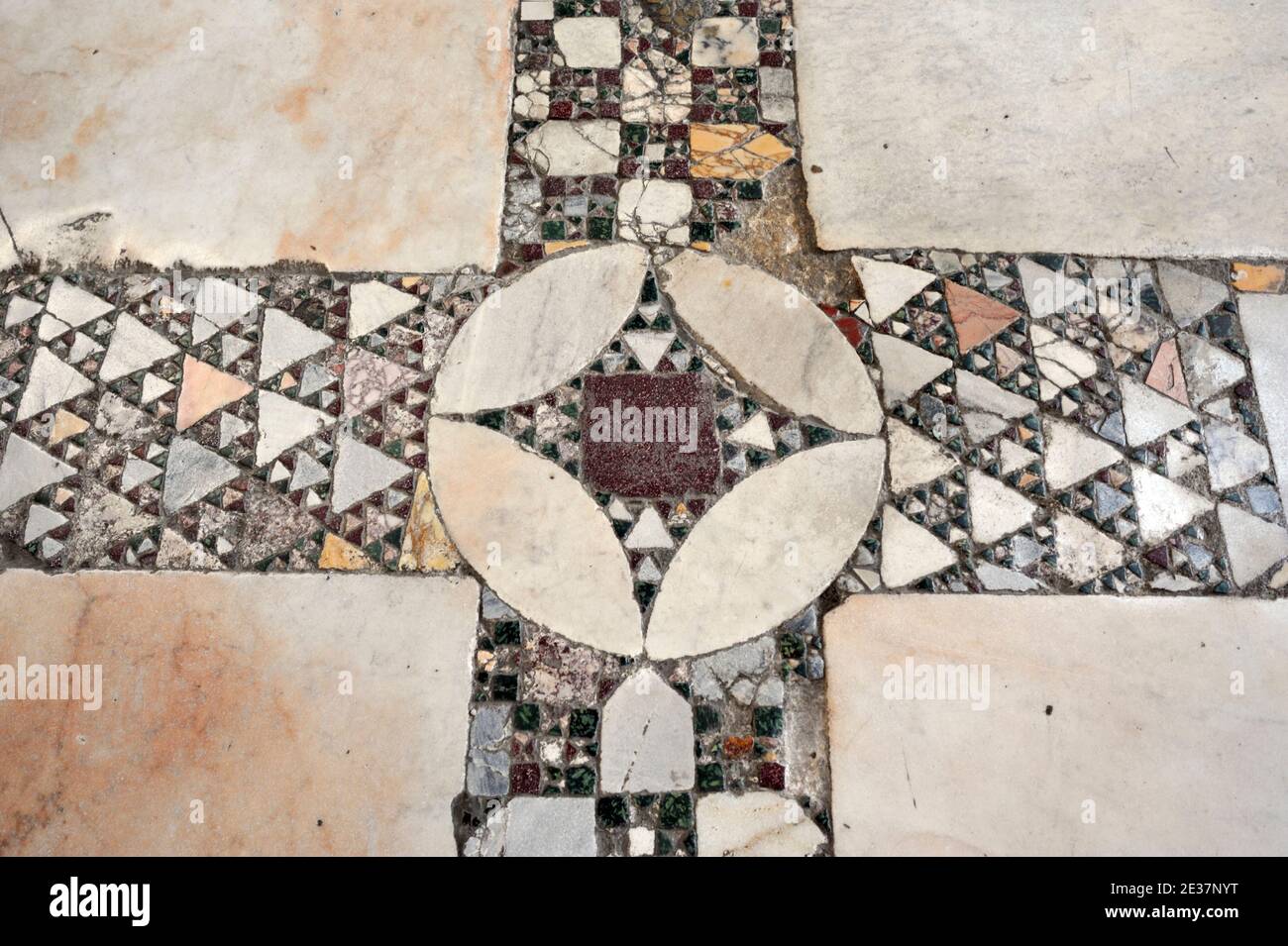 Floor geometric patterns hi-res stock photography and images - Alamy