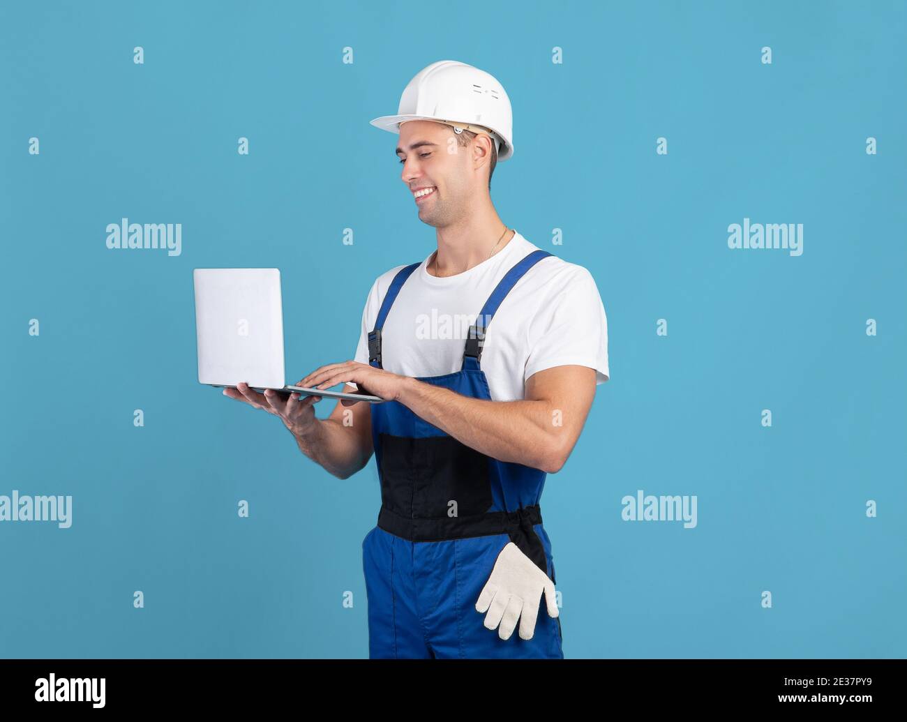 Man hard hat house construction hi-res stock photography and images - Alamy