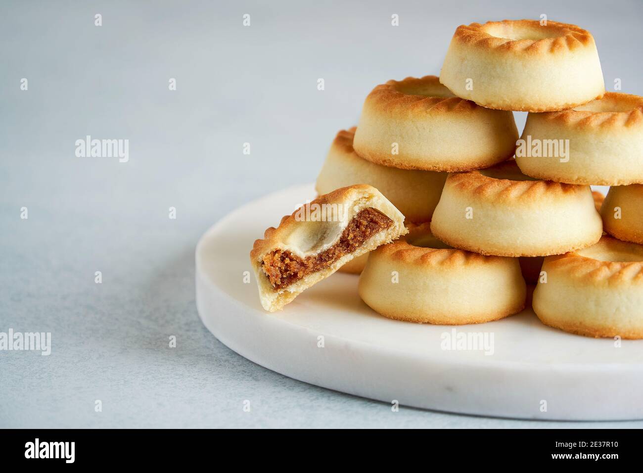 Arabic sweets hi-res stock photography and images - Alamy