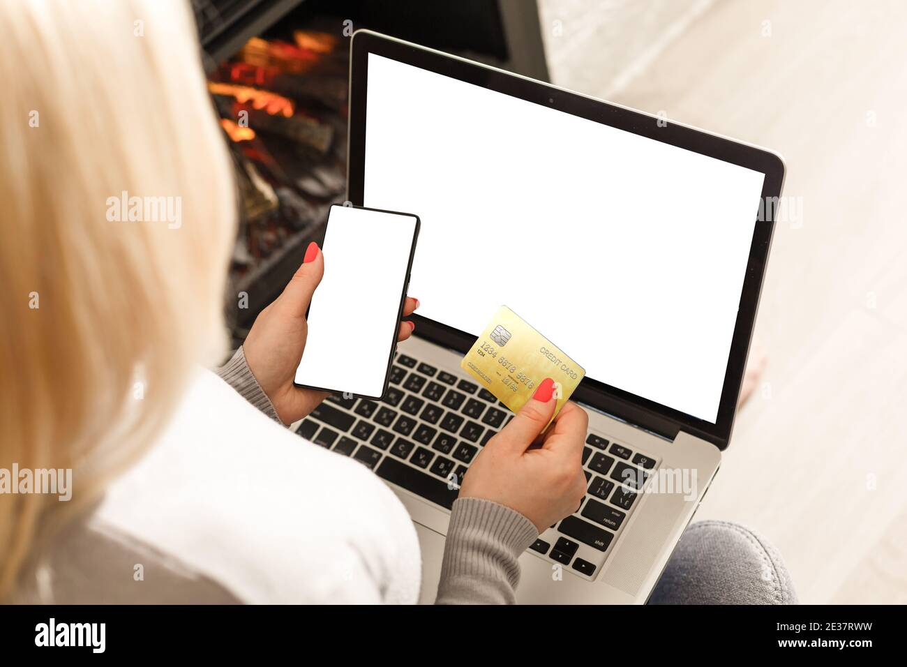 woman shopping online. Empty laptop screen template Stock Photo - Alamy