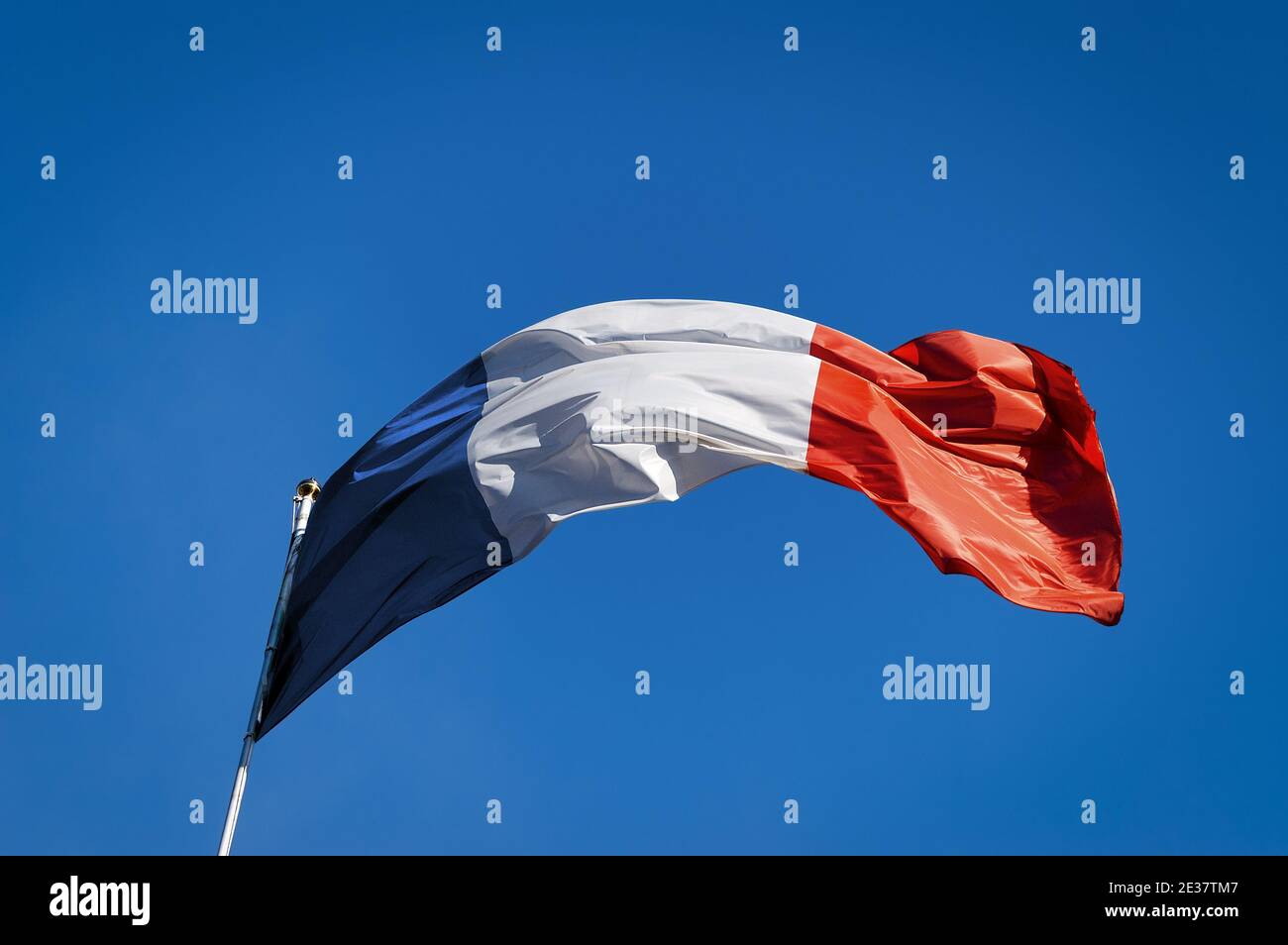 Flowing flag hi-res stock photography and images - Alamy