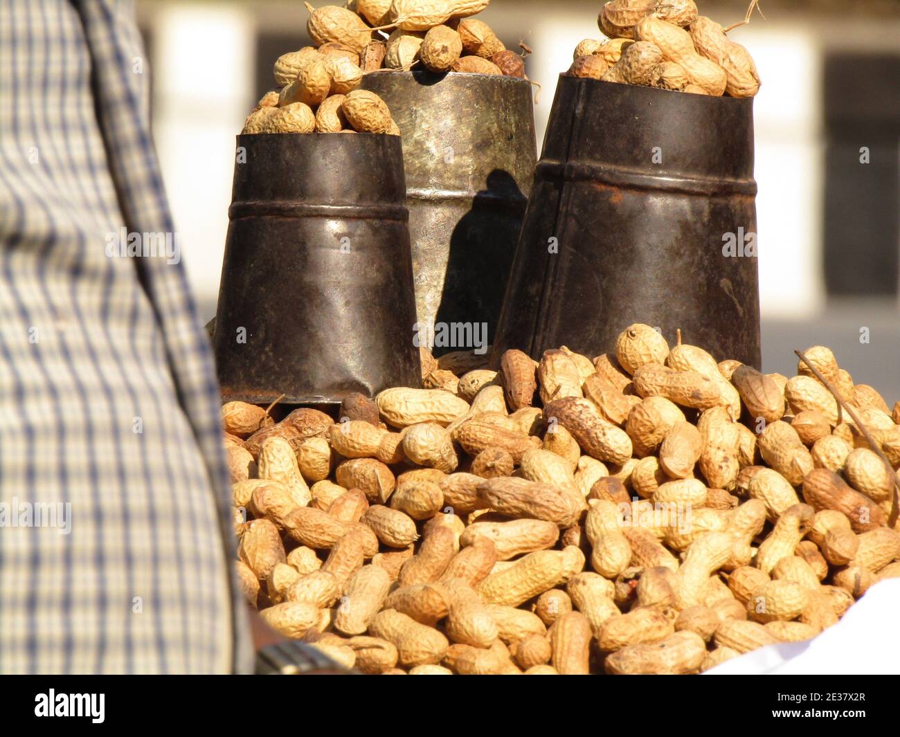Cans of peanuts hi-res stock photography and images - Alamy