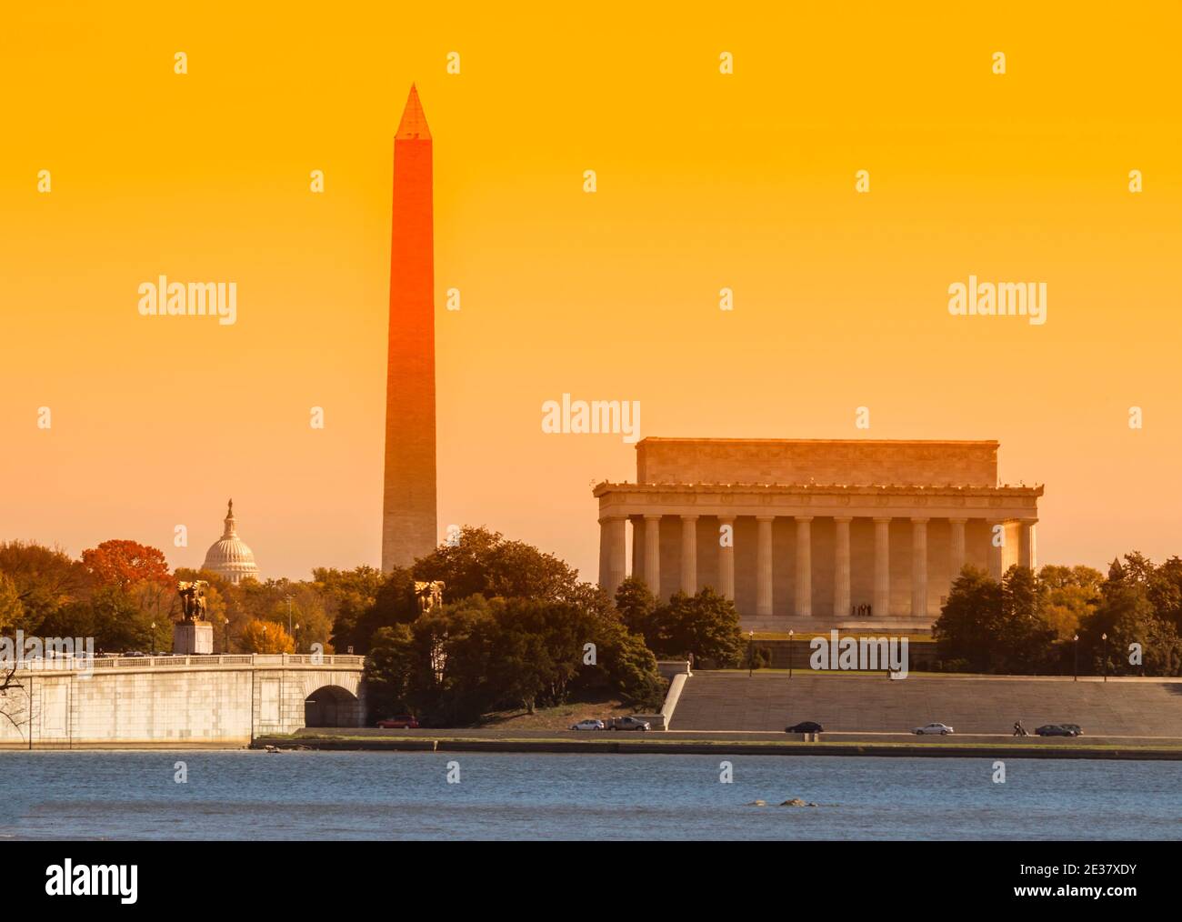 Washington DC skyline including Lincoln Memorial, Washington Monument ...