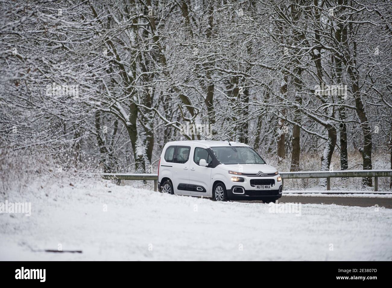 Middlesbrough, UK. Saturday 2nd January 2021: Heavy snow showers ...