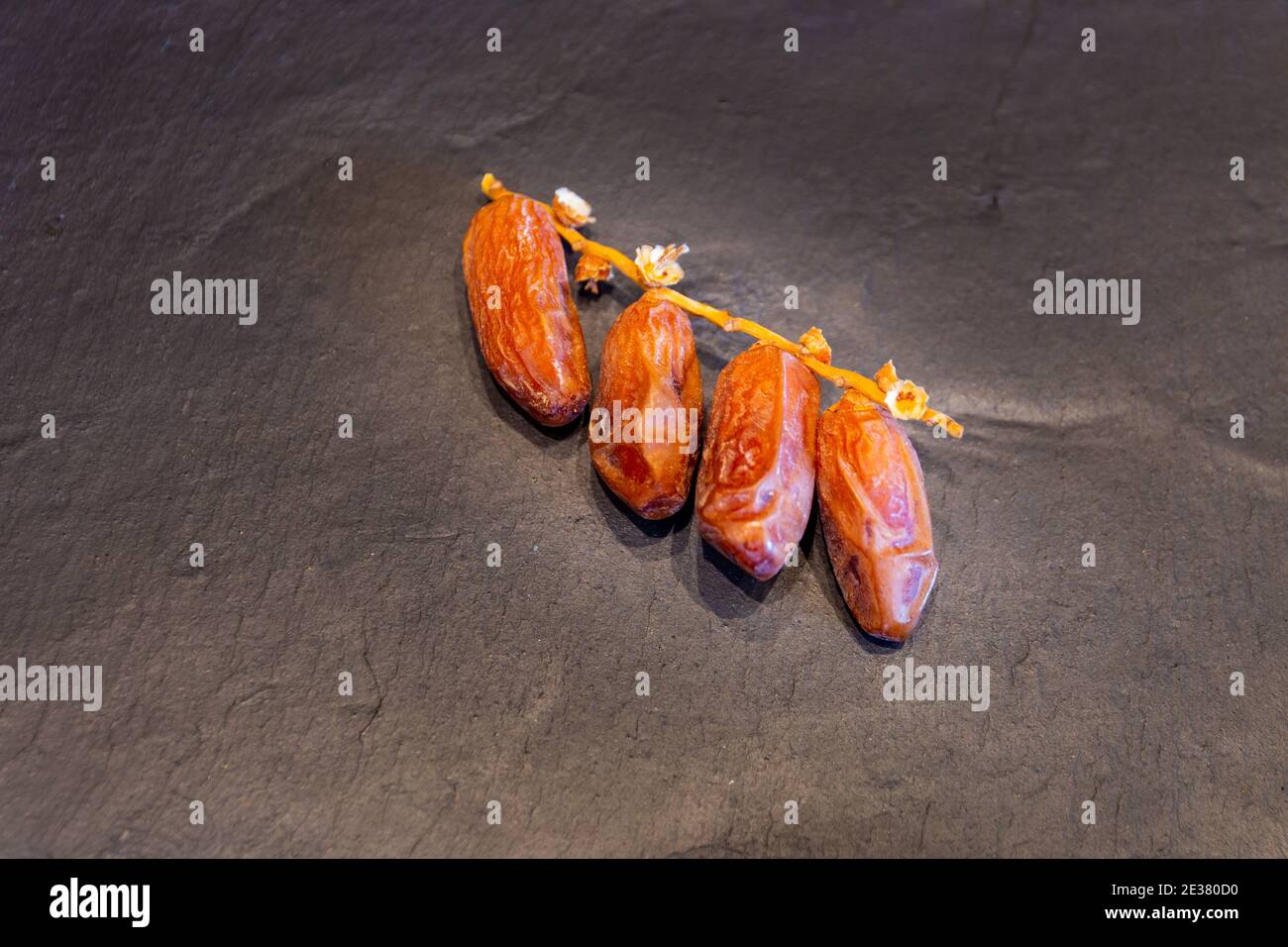 Top view date palm tree hi-res stock photography and images - Alamy
