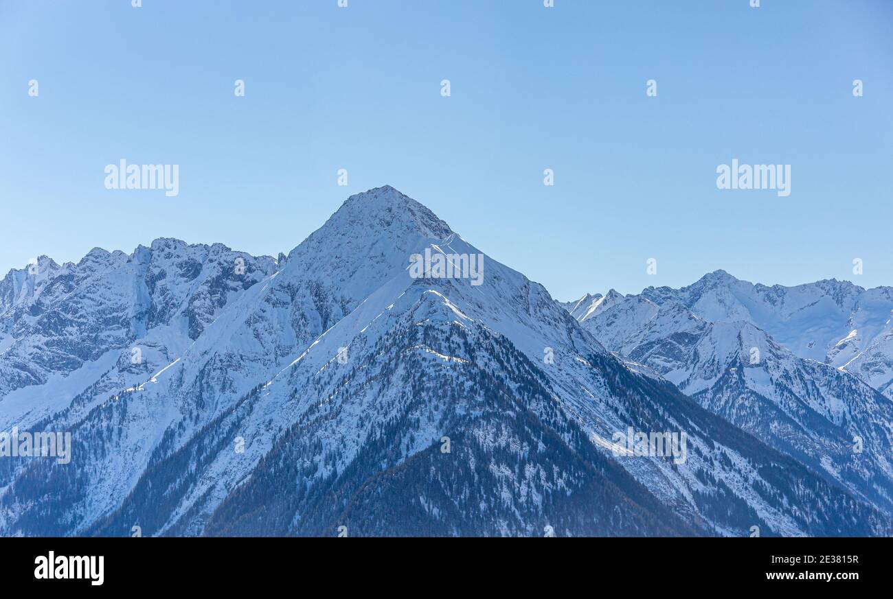 Mountain peaks textured and covered in melting snow - mountain ridges ...