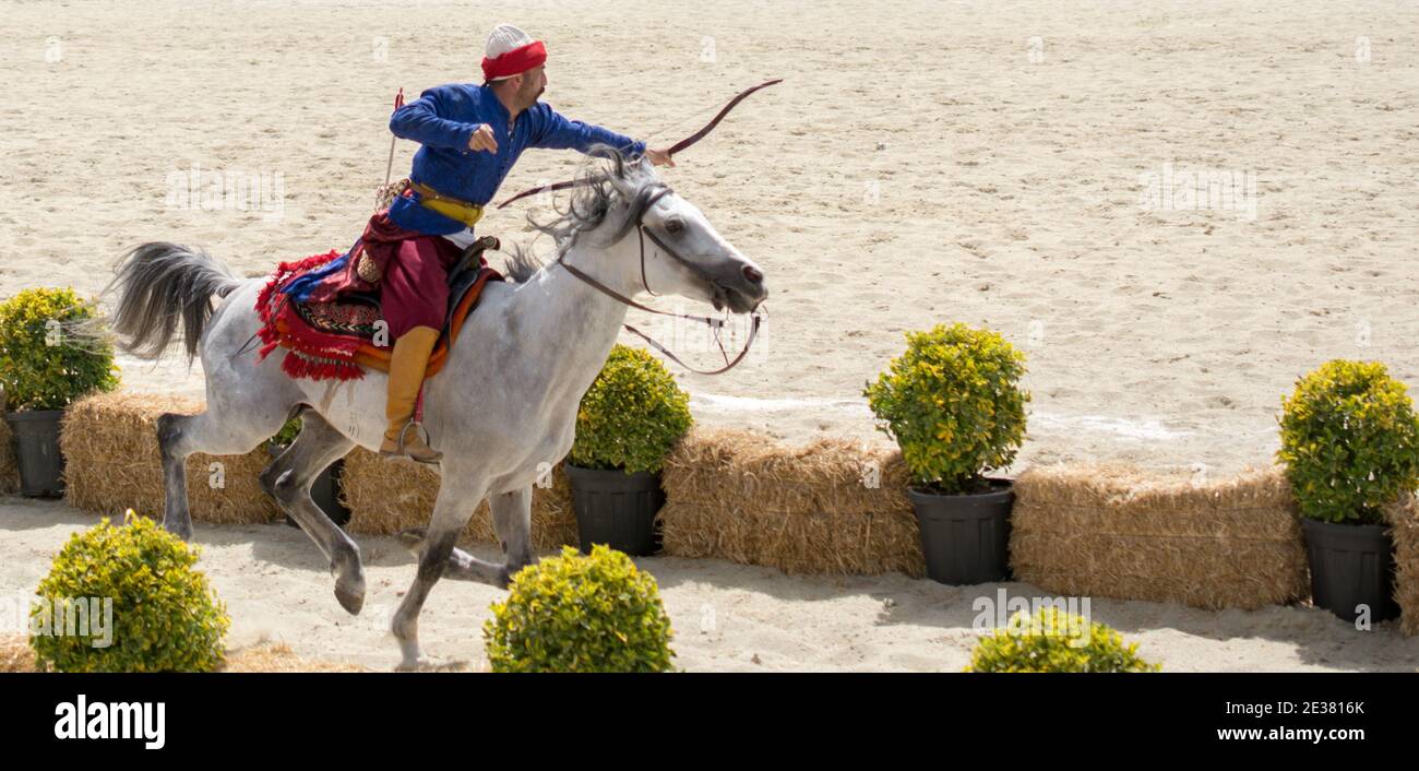 Medieval turkish horse archer hi-res stock photography and images - Alamy