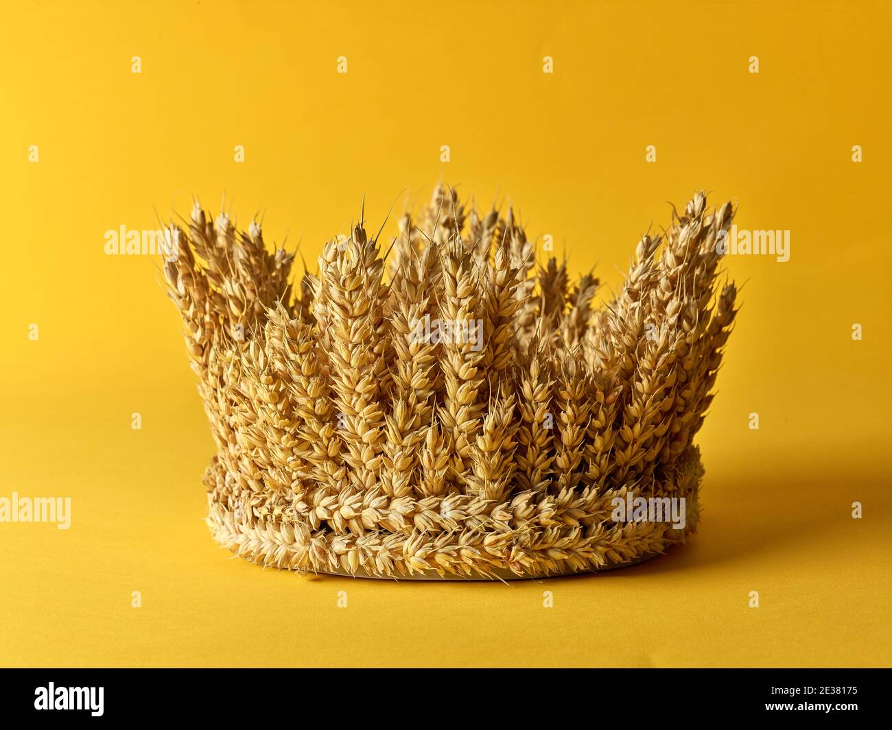 Harvest crown harvest wreath made hi-res stock photography and images ...