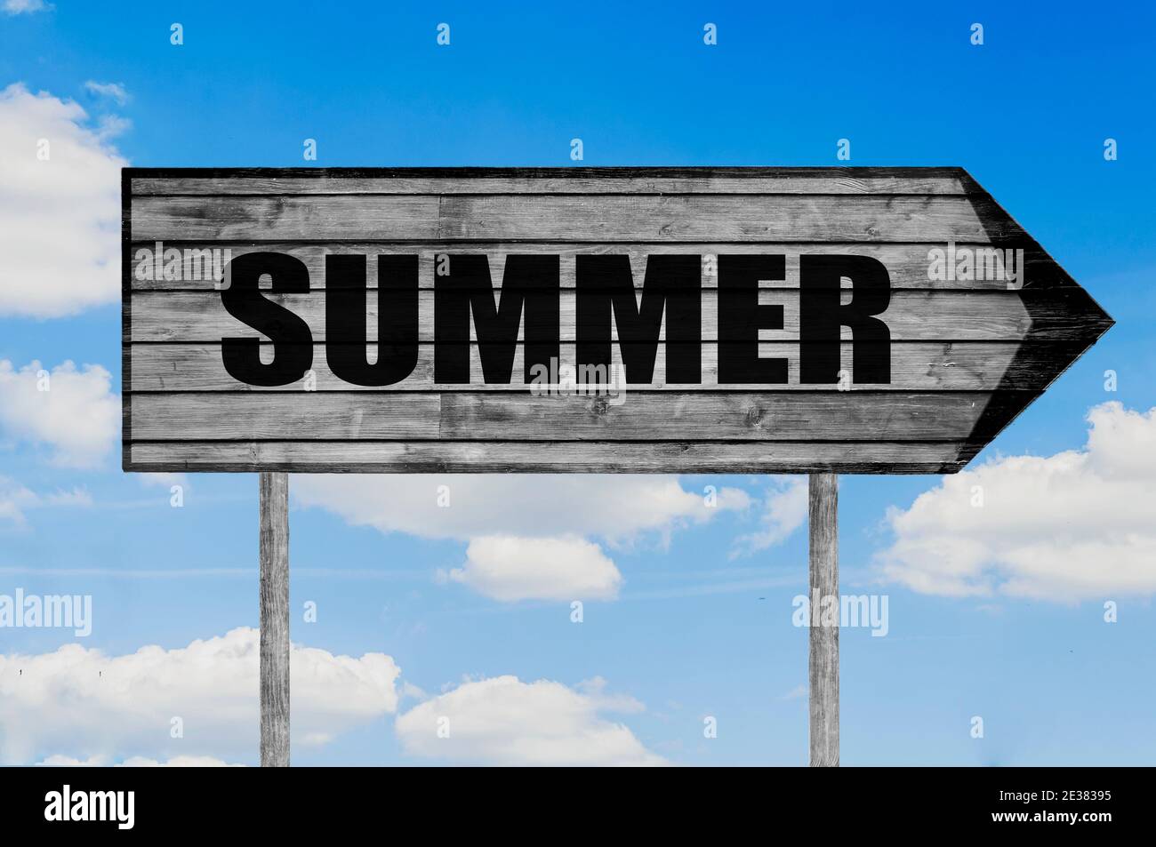 Summer wooden sign with on a beach background Stock Photo - Alamy