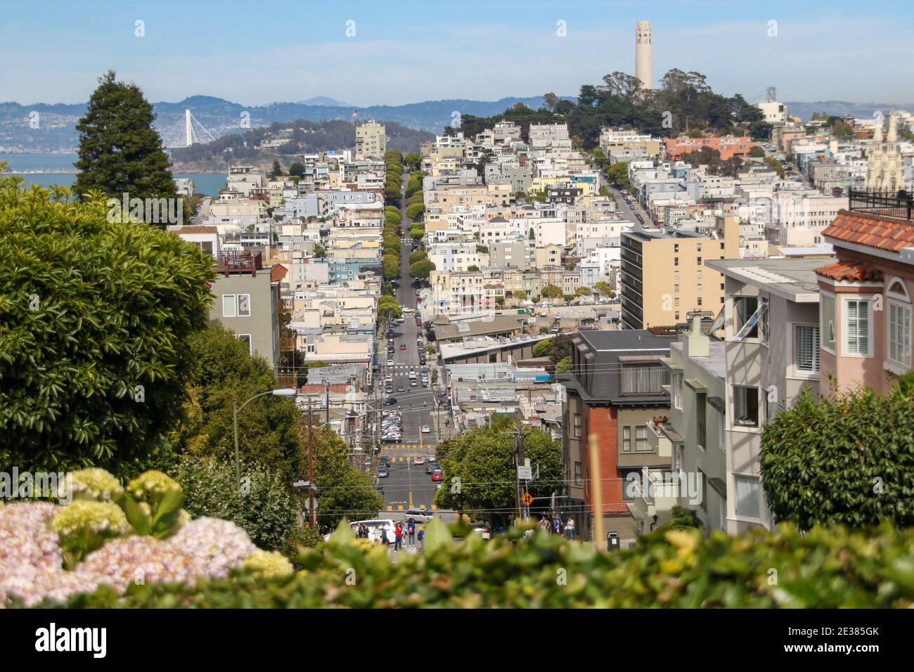 The crooked street hi-res stock photography and images - Alamy