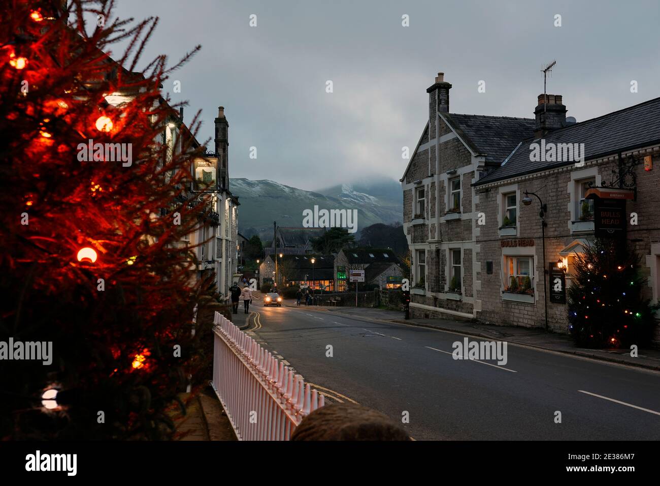 Castleton Village Winter High Resolution Stock Photography and Images ...