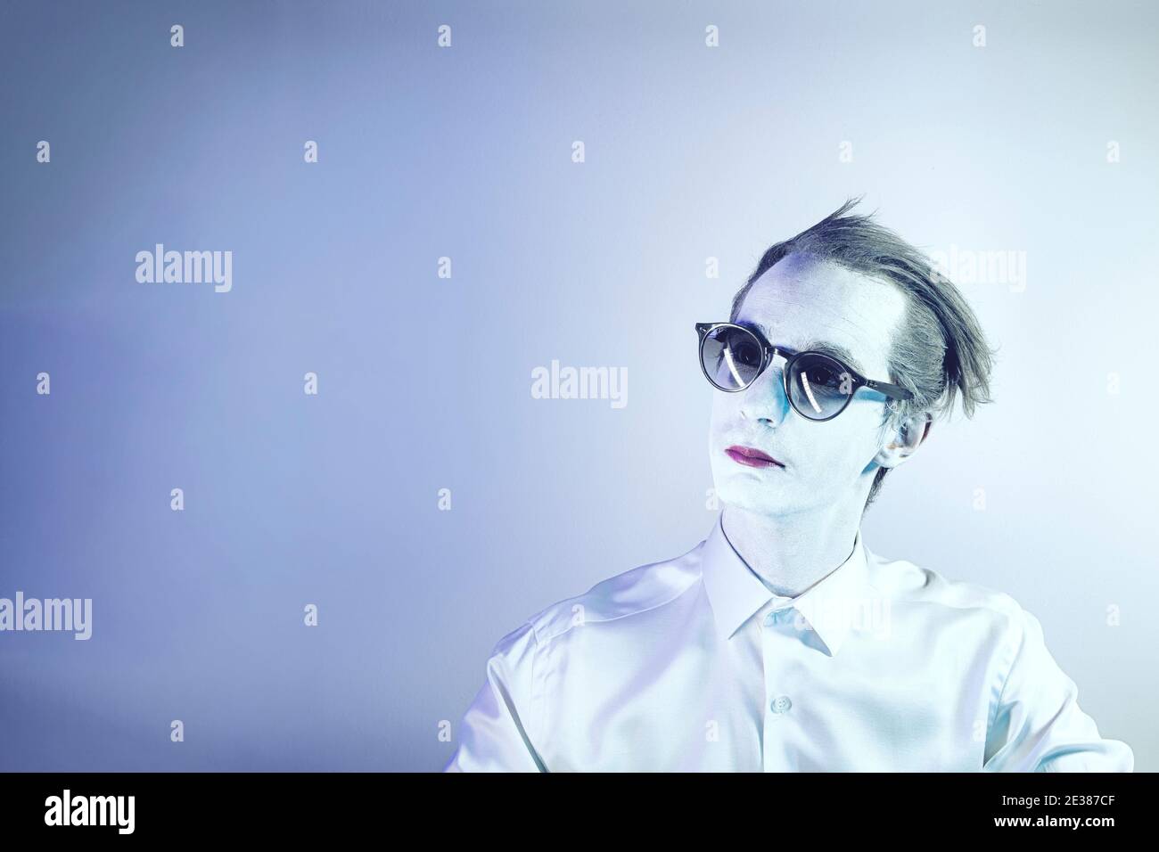 led lighting fashion portrait Stock Photo - Alamy