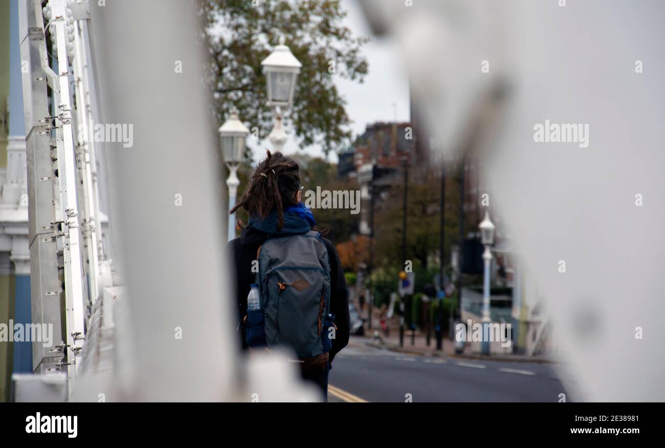 London backpacker street city hi-res stock photography and images - Alamy