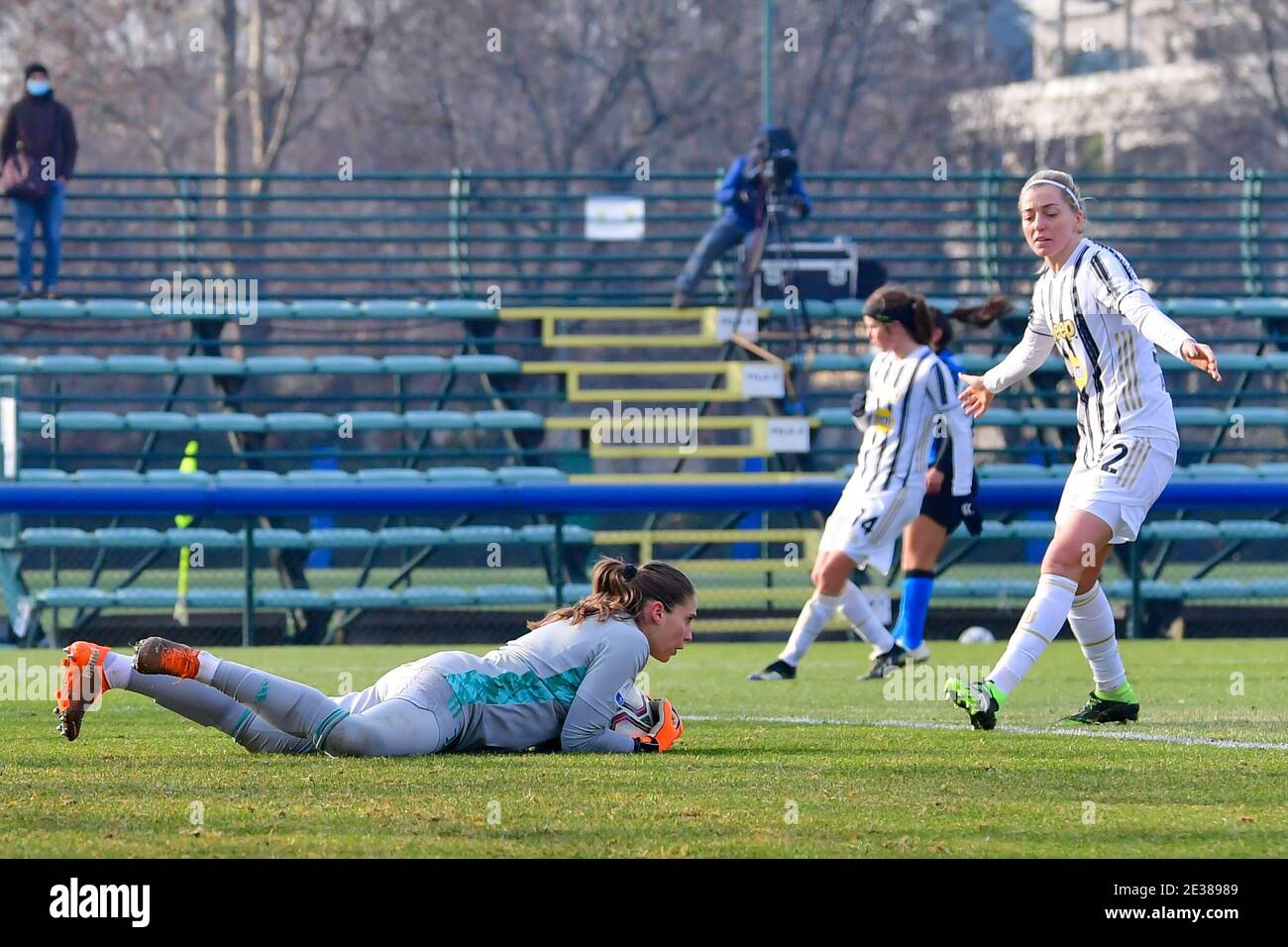 Goalkeeper Laura Giuliani (#1 FC Juventus) during the Serie A women's ...