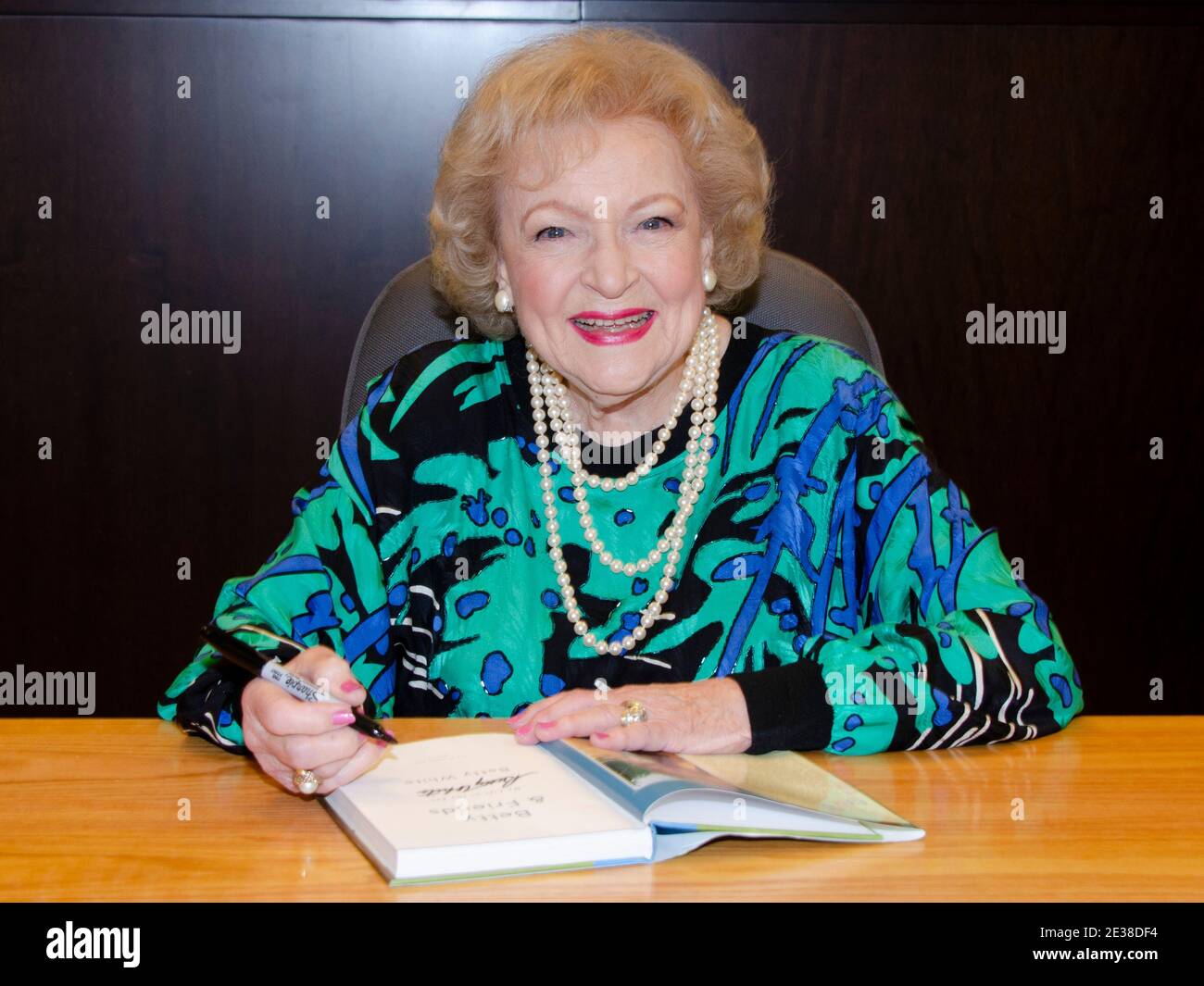 December 10, 2012, Los Angeles, California, USA: Actress Betty White ...