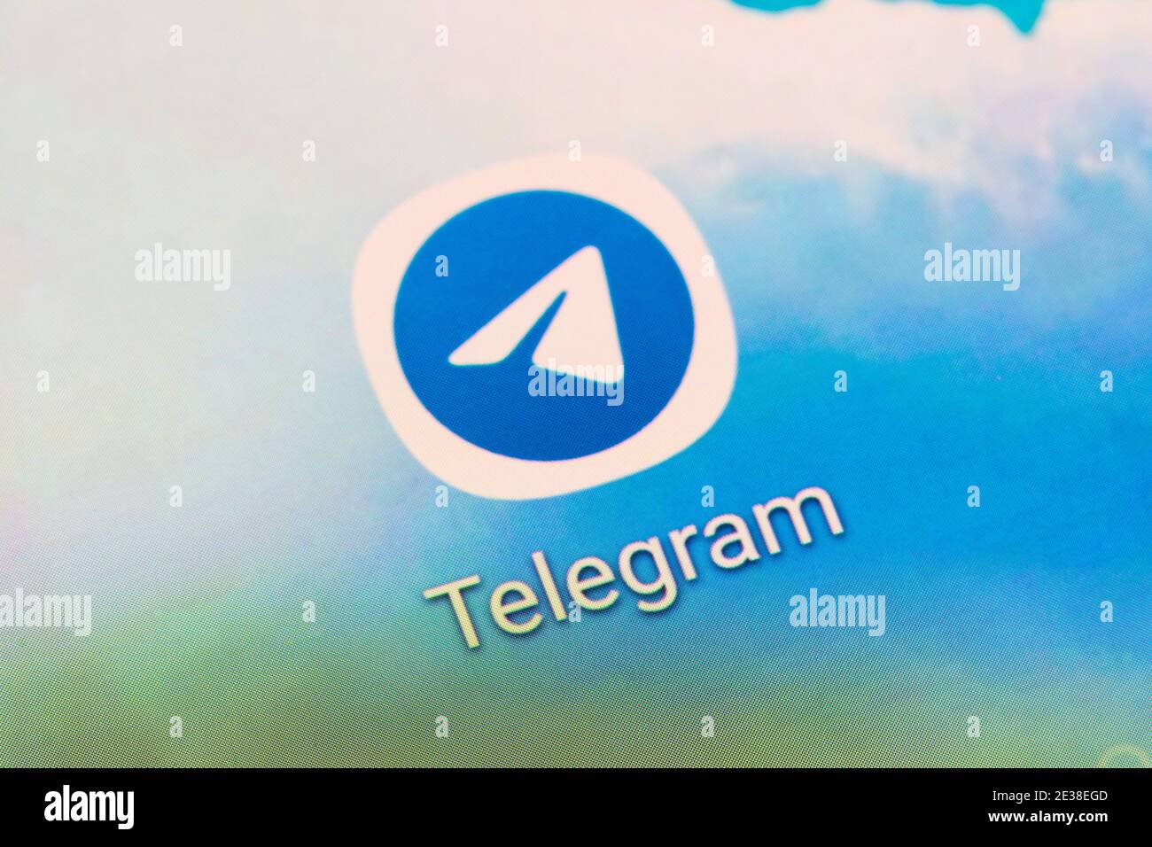 Telegram logo symbol hi-res stock photography and images - Alamy