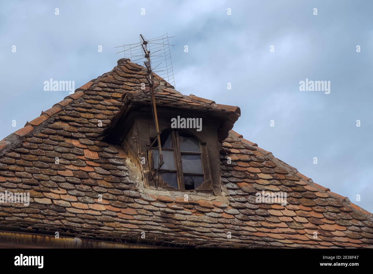 Old television antenna hi-res stock photography and images - Alamy