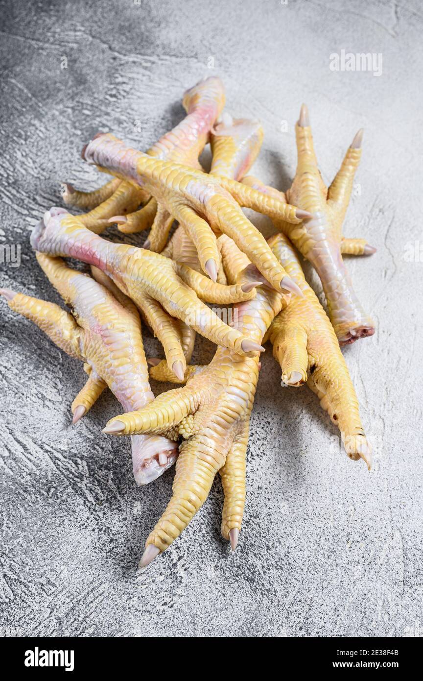 Chicken feets hi-res stock photography and images - Alamy