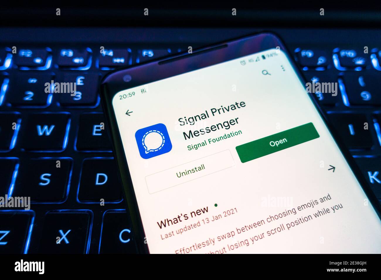 Messaging app hi-res stock photography and images - Alamy